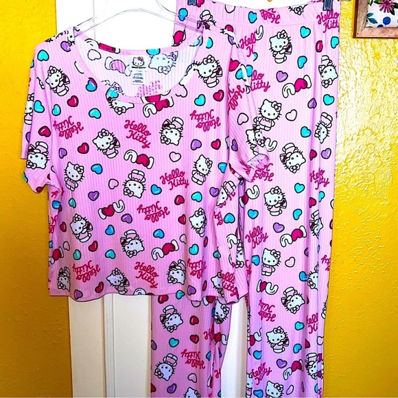 Hello Kitty | Intimates & Sleepwear | 224 Hello Kitty Iu Pajama Set ...